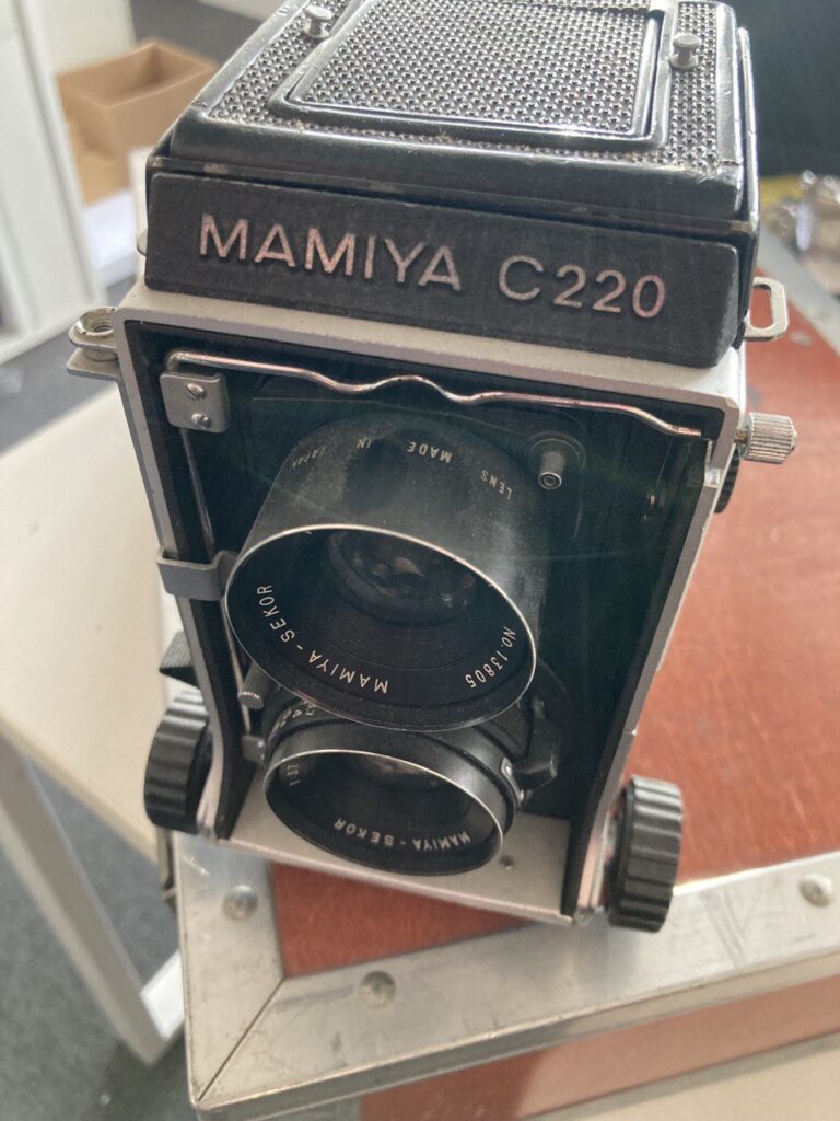 Mamiya Camera C220 Early 1970 - 1987